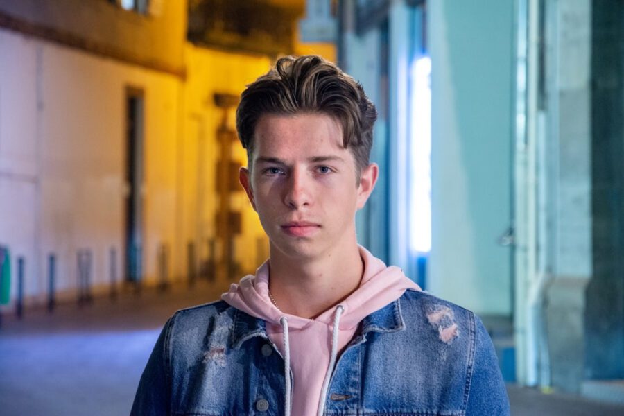 Borderline Personality Disorder in Teens: Causes & Symptoms